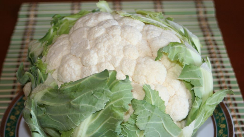 Cavolfiore in Padella: Ricetta Saporita con Acciughe e Pangrattato
